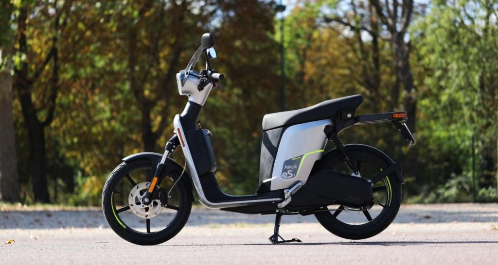Electric Mopeds | Electric Motorbikes & Motorcycles UK | Green-Mopeds.com