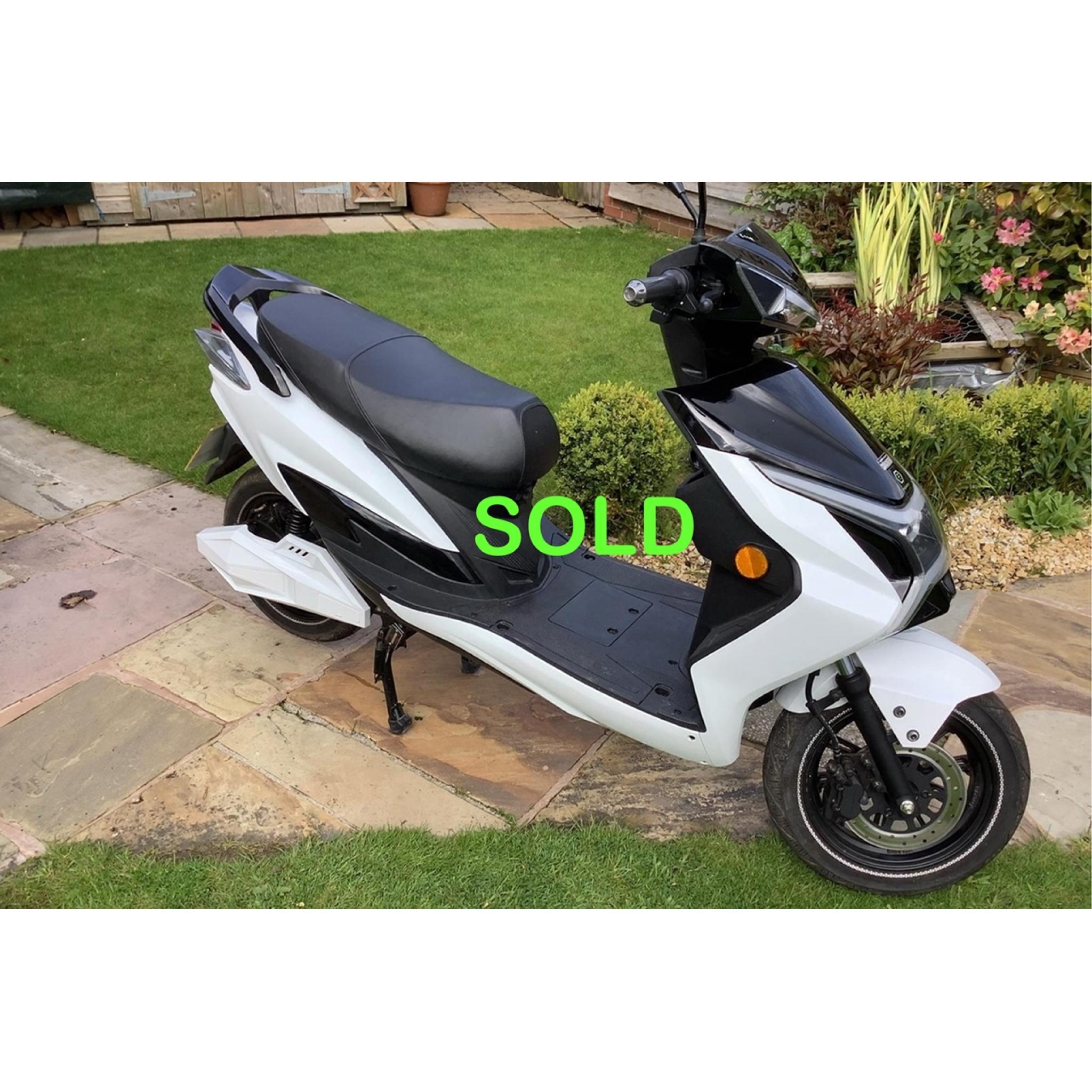 ThElMoco X-Tra 2.02kw 28mph Electric Moped. Pre-Owned