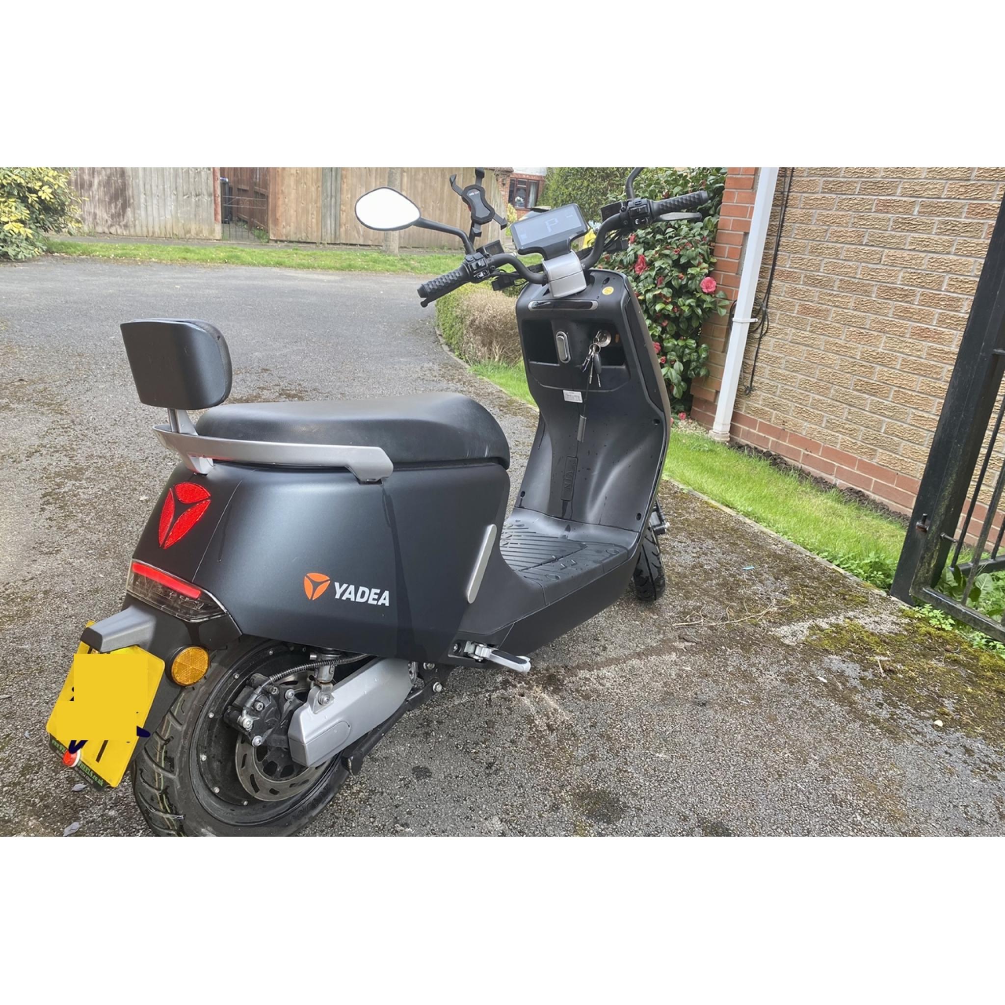 Pre-owned Yadea G5 2.3kw 28mph Electric Moped