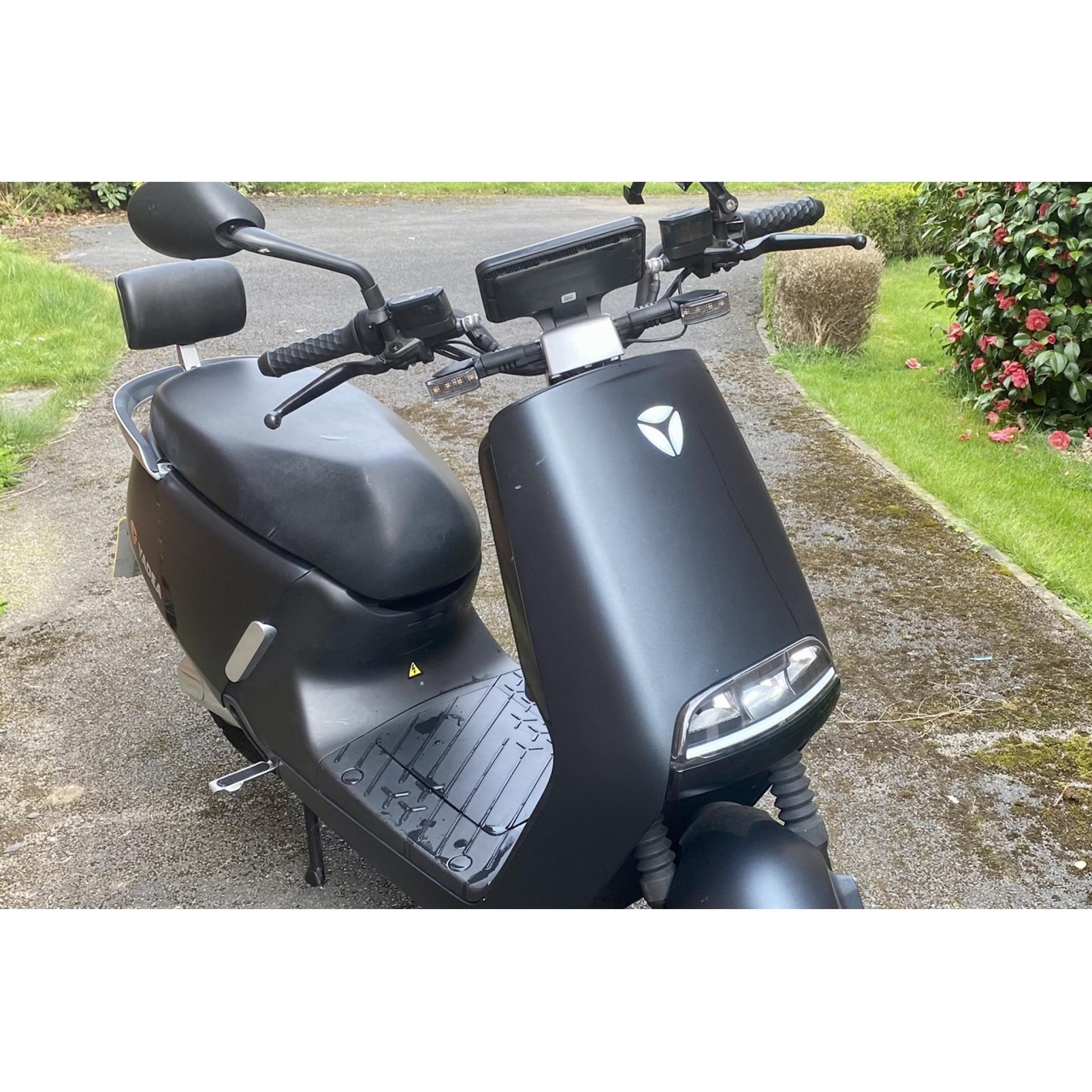 Pre-owned Yadea G5 2.3kw 28mph Electric Moped