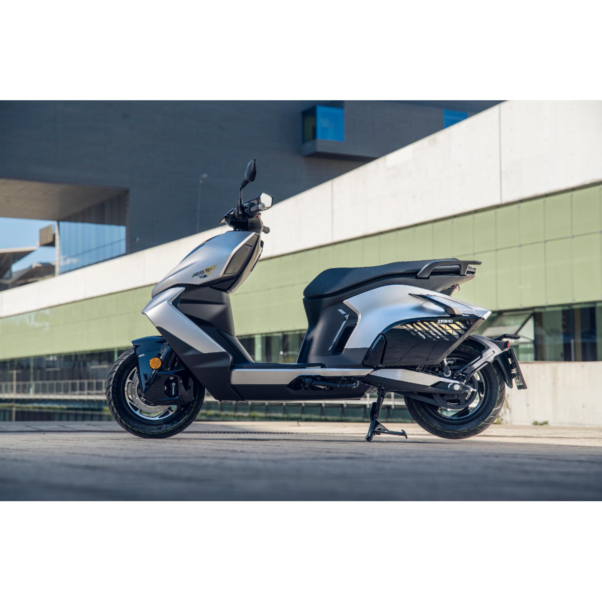 Zeeho AE8S+ 12.5KW 62mph Electric Scooter 60 Mile Range